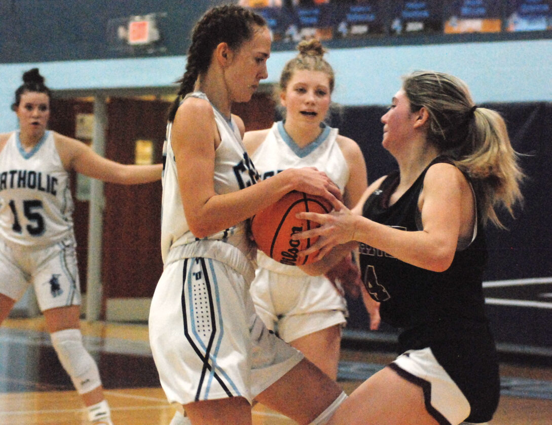 Crusaderettes top Raiders to advance to Mary ‘O’ championship game ...